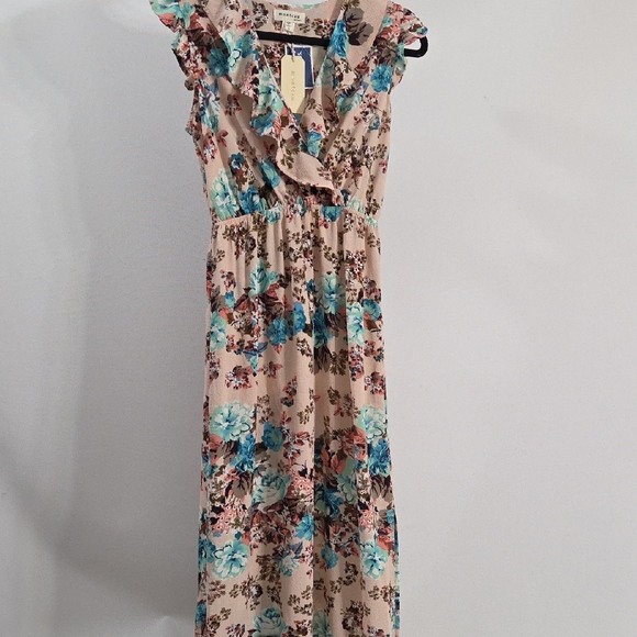 Monteau | Dresses | Monteau Floral Maxi Dress With Ruffle Detail | Poshmark